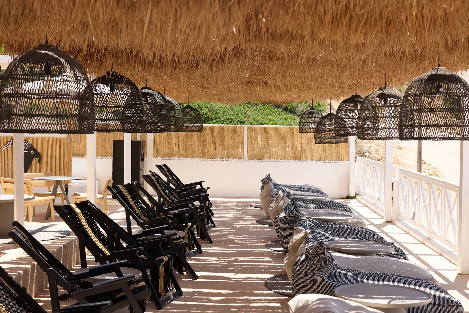 SALTY GOAT BEACH CLUB – Golden Milos Beach House by Domotel